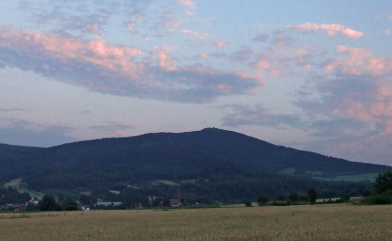 Biskupia Kopa – najwyższy szczyt Gór Opawskich | Góry Aktywnie
