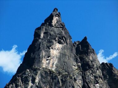 Mnich – Tatry i wspinaczka. Tatrzańskie drogi z Morskiego Oka | Góry ...